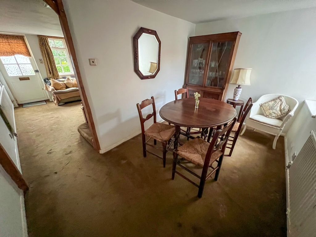 Bell Road, East Molesey KT8, 2 bed cottage for sale, £525,000 | PrimeLocation