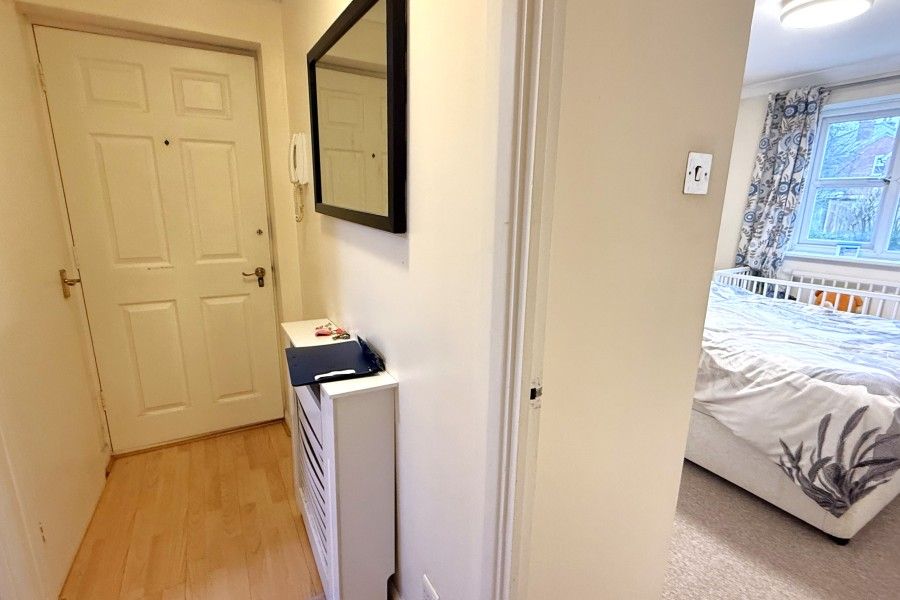 Mangles Road, Guildford GU1, 1 bed flat to rent, £1,400 pcm | PrimeLocation