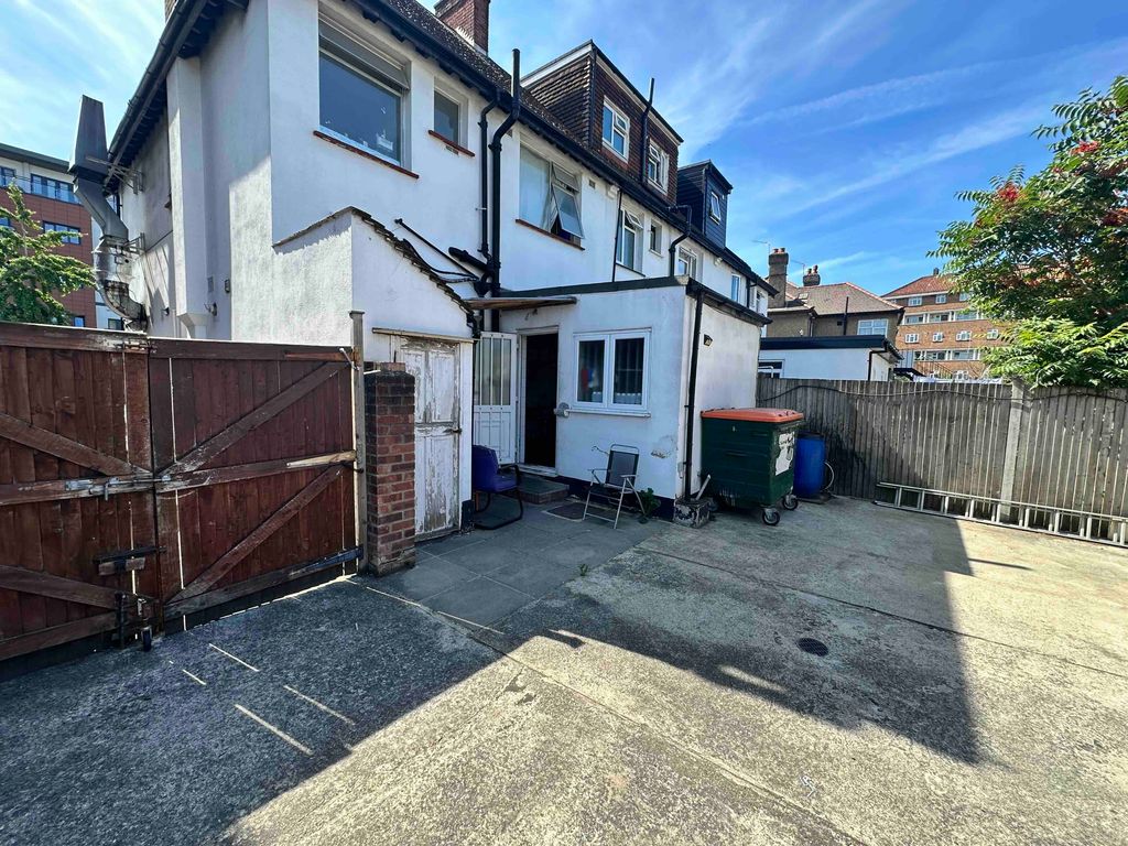 London Road, Mitcham CR4, Restaurant to let, £26,000 pa | PrimeLocation