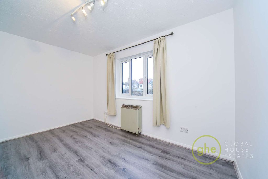 Allington Close, Greenford, London UB6, 1 bed flat to rent, £1,447 pcm ...