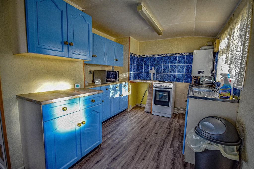 Berkeley Vale Park, Berkeley GL13, 2 bed mobile/park home for sale, £ ...