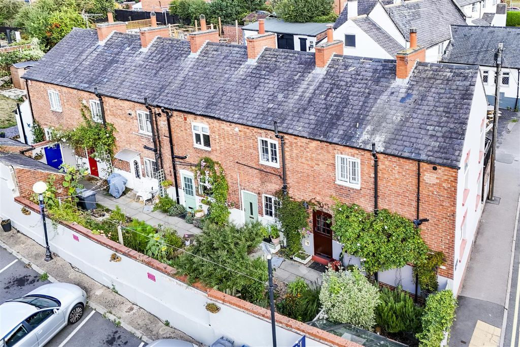 Easthorpe Street, Ruddington, Nottinghamshire NG11, 3 bed end terrace ...