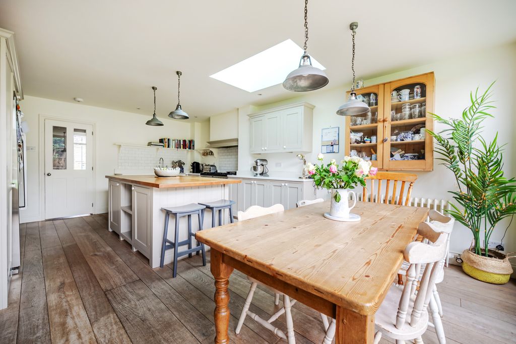 High Street, Manton SN8, 4 bed semi-detached house for sale, £725,000 ...