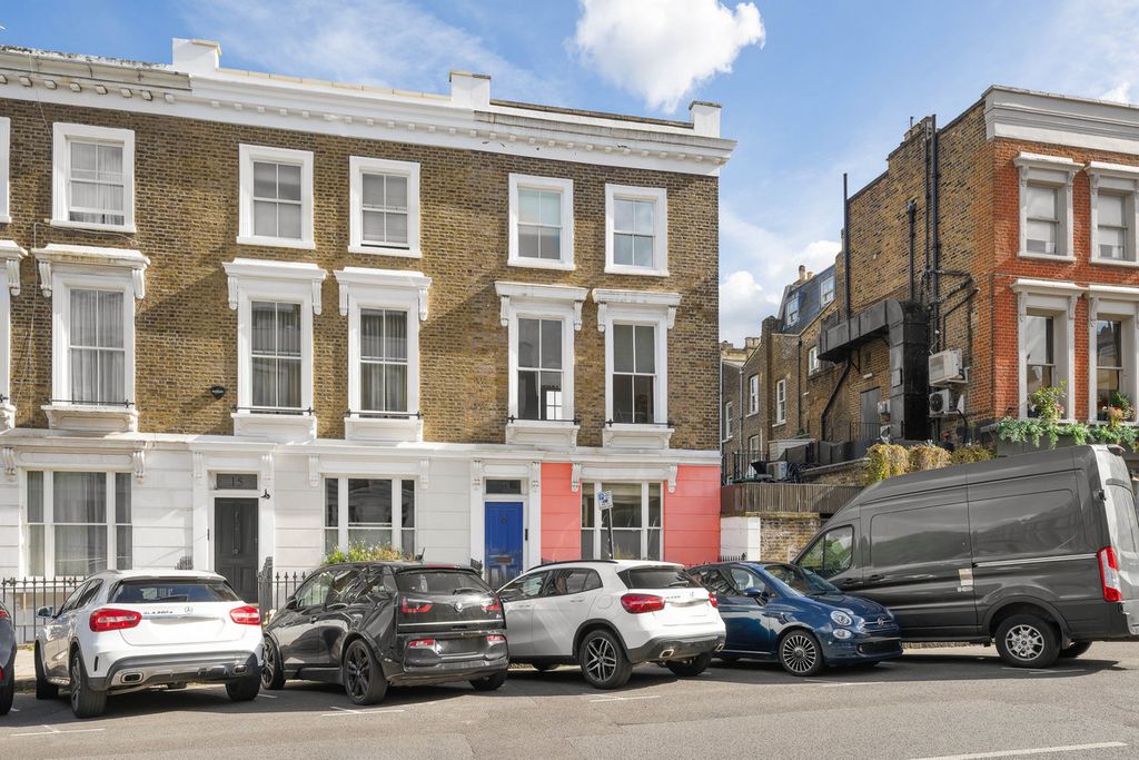 Fitzroy Road, London NW1, 3 bed flat for sale, £2,000,000 | PrimeLocation