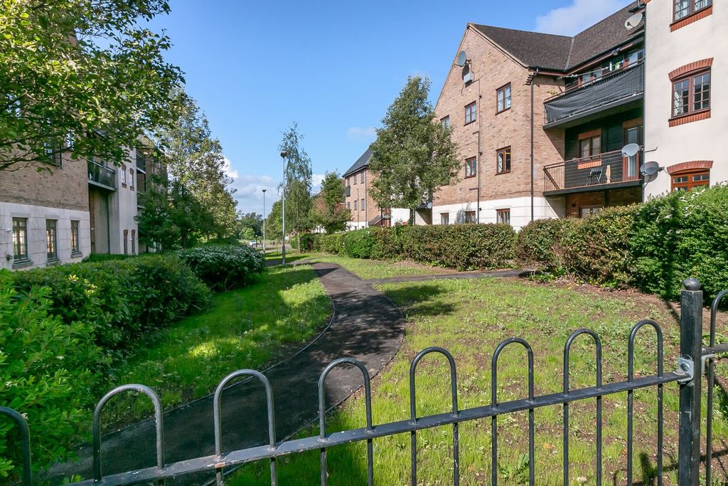 Hendon Court, Monkston Park, Milton Keynes MK10, 2 bed flat for sale, £ ...