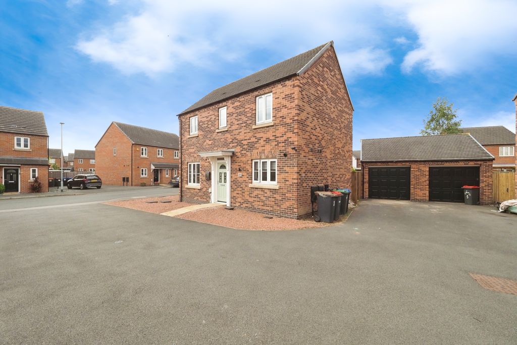 Adams Park Way, Nottingham NG17, 3 bed detached house for sale, £ ...