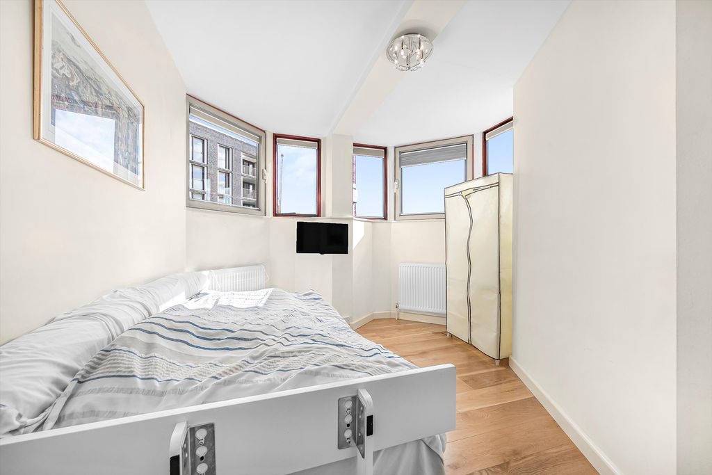 Spice Court, Asher Way, London E1W, 3 bed flat for sale, £950,000 ...