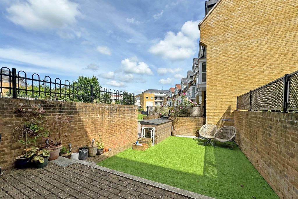 Catteshall Lane, Godalming GU7, 4 bed terraced house for sale, £585,000 ...