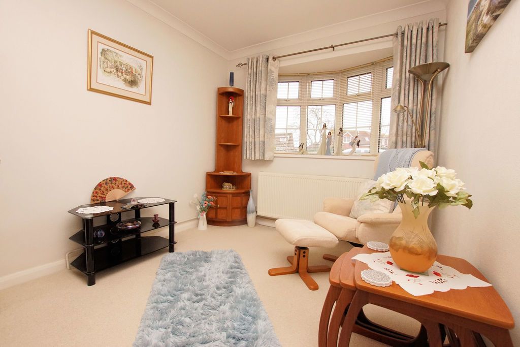 The Curve, Peel Common, Gosport PO13, 3 bed detached bungalow for sale ...
