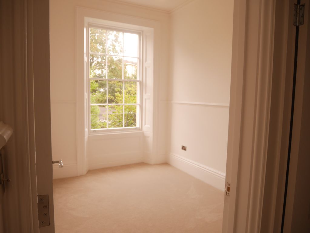 Royal Crescent, Stanton House BS23, 2 bed flat to rent, £1,200 pcm ...