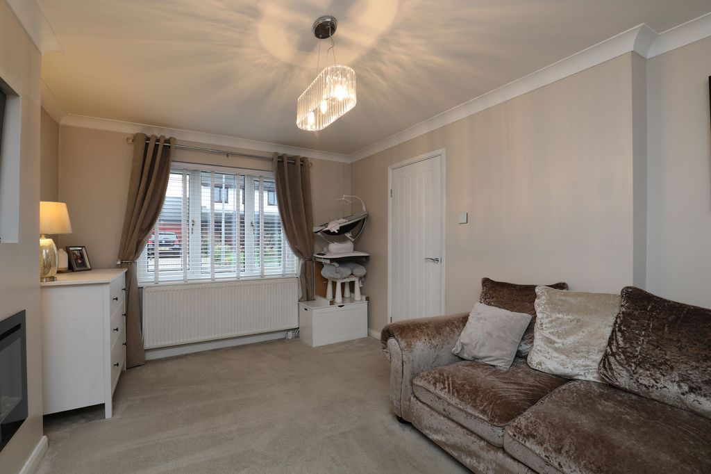 Mallards Reach, Marshfield CF3, 3 bed detached house for sale, £350,000 ...