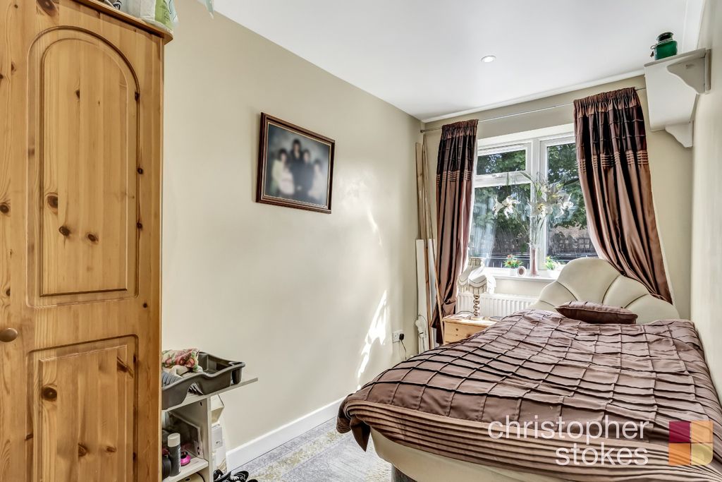 Cavell Road, Cheshunt, Hertfordshire EN7, 3 bed semi-detached bungalow ...