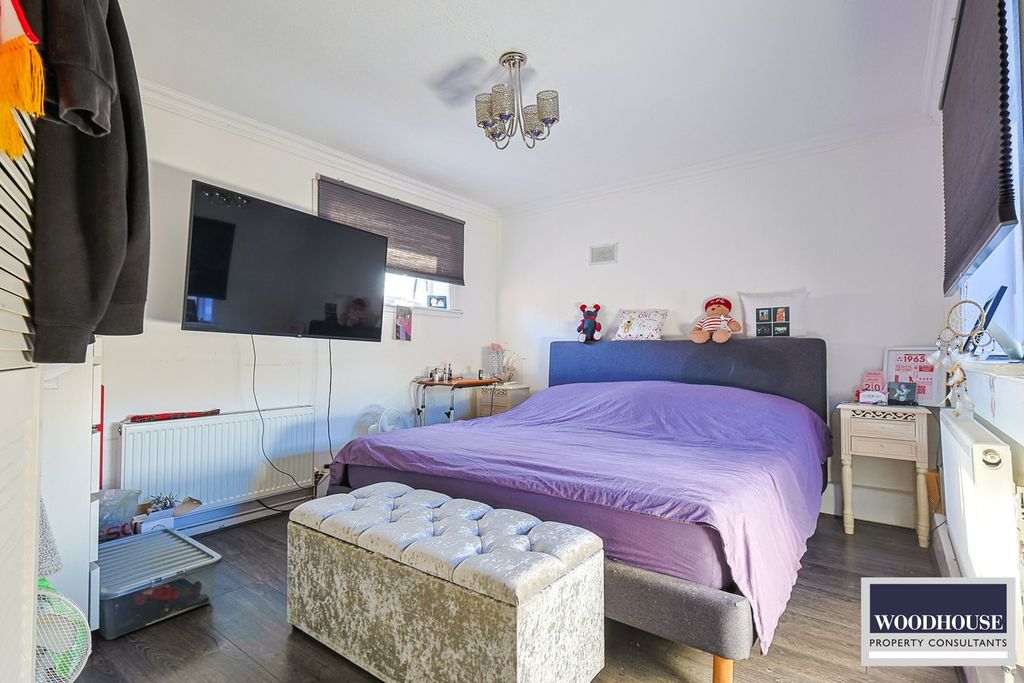 Wheatcroft, Cheshunt EN7, 4 bed bungalow for sale, £425,000 | PrimeLocation
