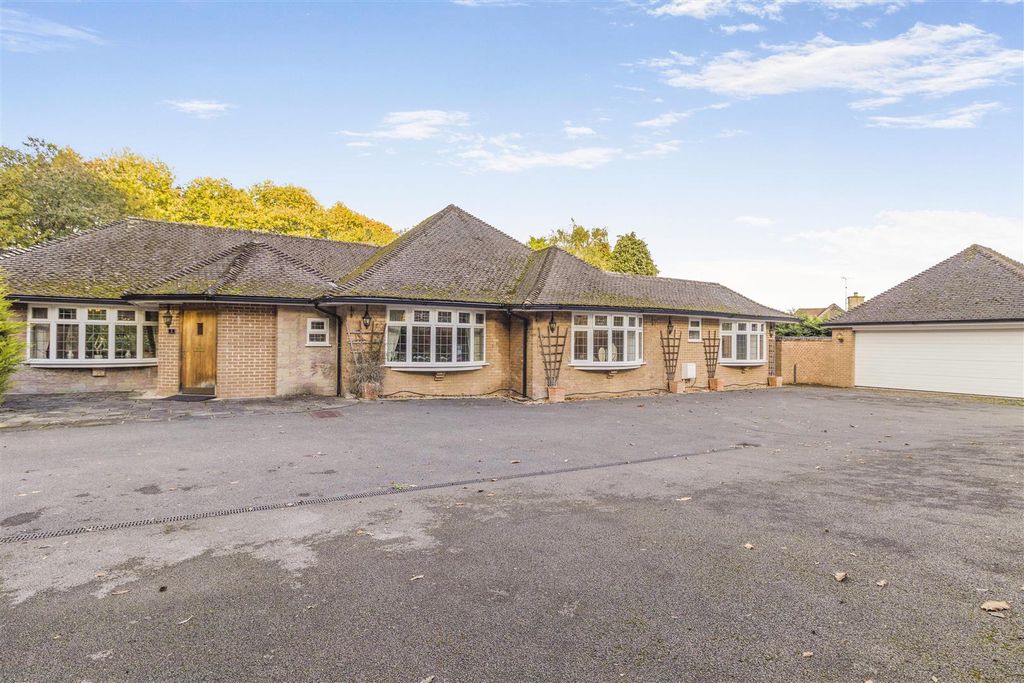 North Park, Mansfield NG18, 4 bed detached bungalow for sale, £900,000 ...