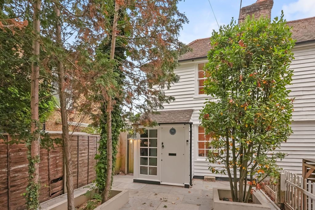 Ewell Road, Cheam SM3, 2 bed cottage for sale, £520,000 | PrimeLocation