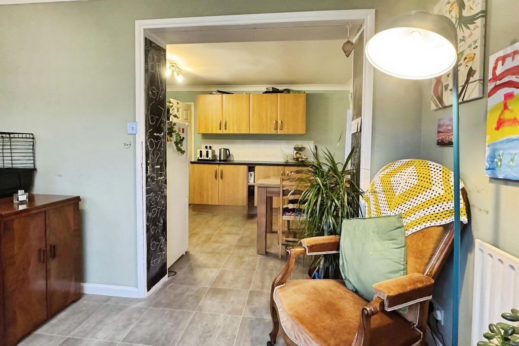 Oldbarn Close, Calmore, Southampton SO40, 3 bed semi-detached house for ...