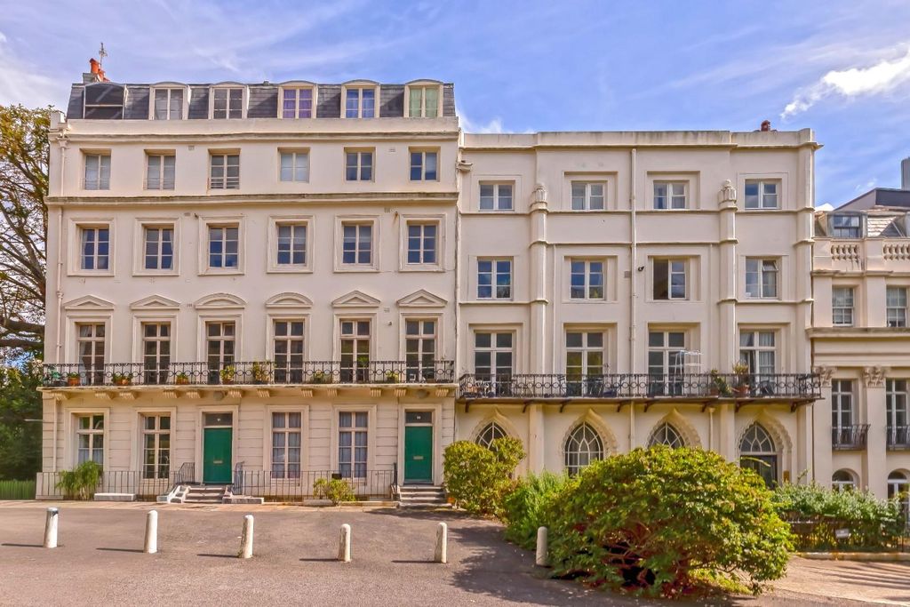Sillwood Place, Brighton BN1, 1 bed flat for sale, £300,000 | PrimeLocation
