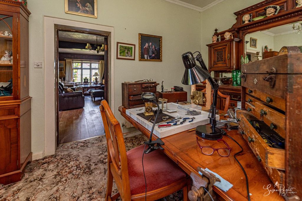 Fort Norris, Millfield Avenue, East Cowes PO32, 4 bed detached house ...