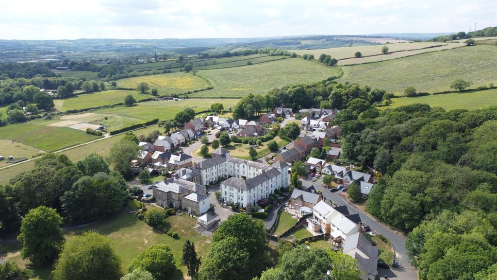 Brearley Hall, Woodmere Drive, Old Whittington, Chesterfield S41, 4 bed ...