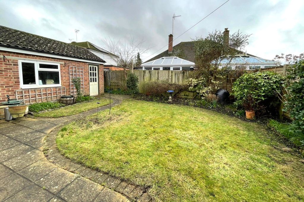 Wood Street, Ash Vale, Surrey GU12, 2 bed bungalow for sale, £500,000 ...