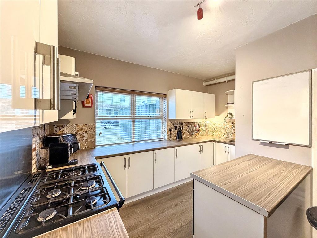 Royal Parade, Eastbourne BN22, 10 bed semi-detached house for sale, £ ...