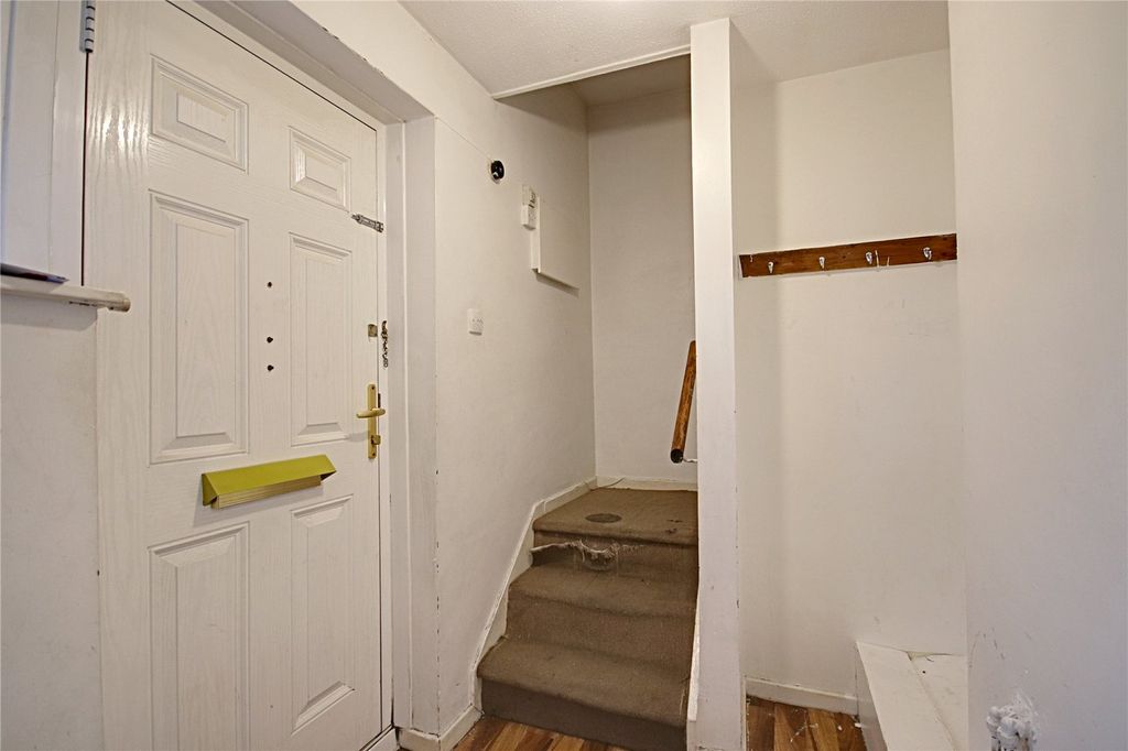 Roman Way, Enfield EN1, 3 bed maisonette for sale, £290,000 | PrimeLocation