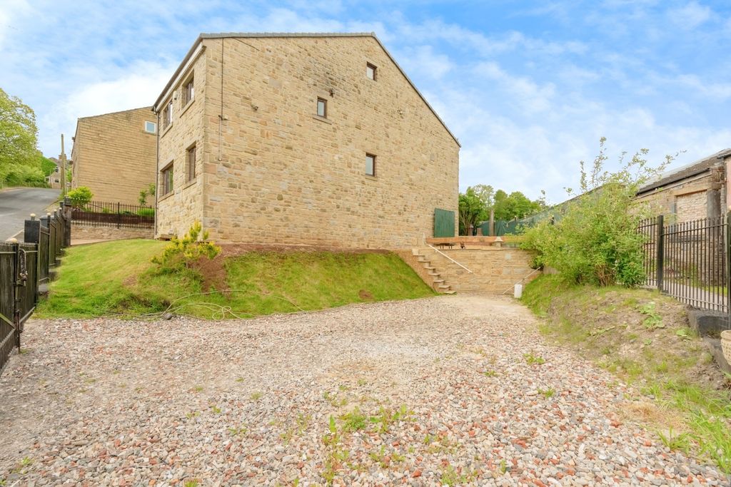 Lenches Road, Colne, Lancashire BB8, 4 bed detached house for sale, £ ...