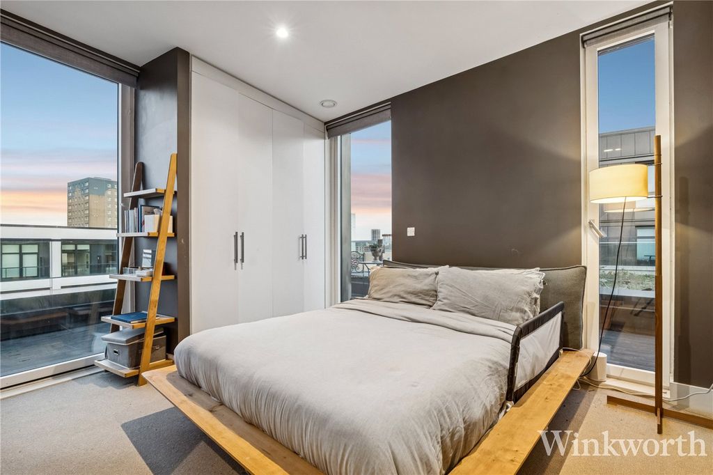 Moulding Lane, London SE14, 3 bed flat for sale, £675,000 | PrimeLocation