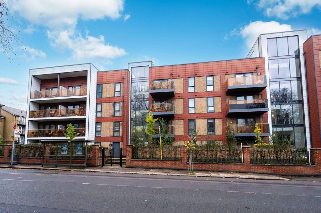 Kings Arms Court, 301 East Acton Lane, East Acton, London W3, 1 bed ...