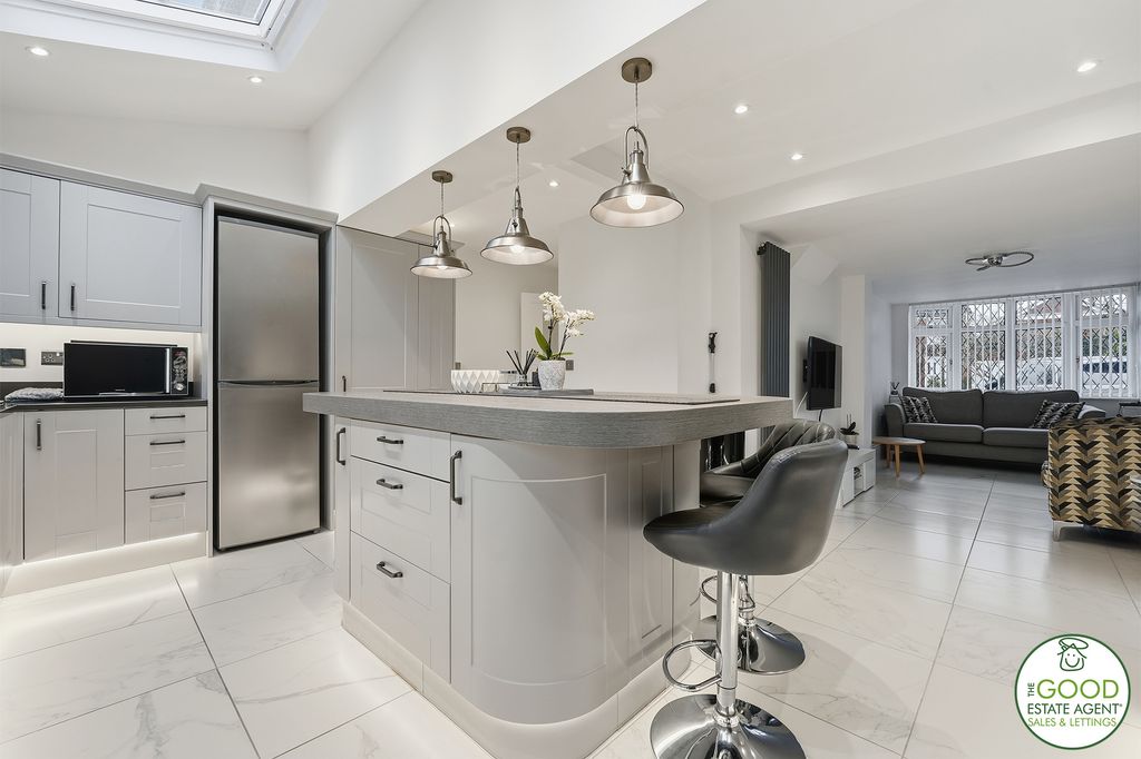 Bradwell Drive, Heald Green SK8, 4 bed semi-detached house for sale, £ ...