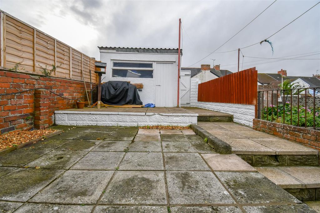 Clive Road, Barry CF62, 3 bed terraced house for sale, £260,000 ...