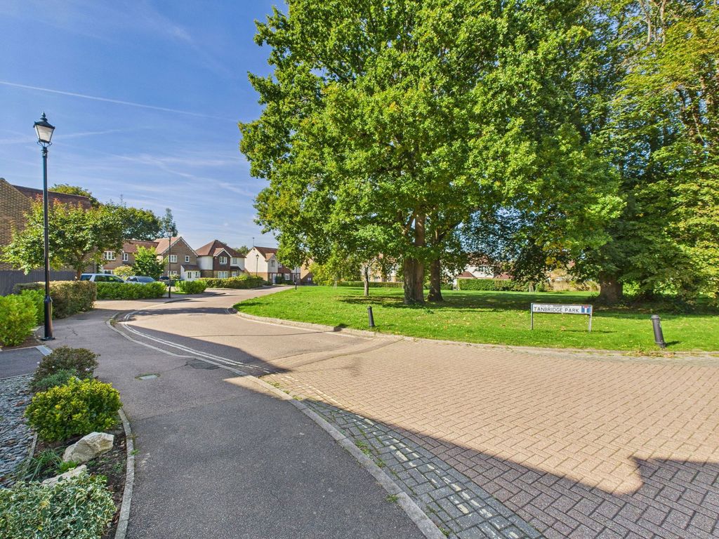 Tanbridge Park, Horsham, West Sussex RH12, 3 bed flat for sale, £ ...