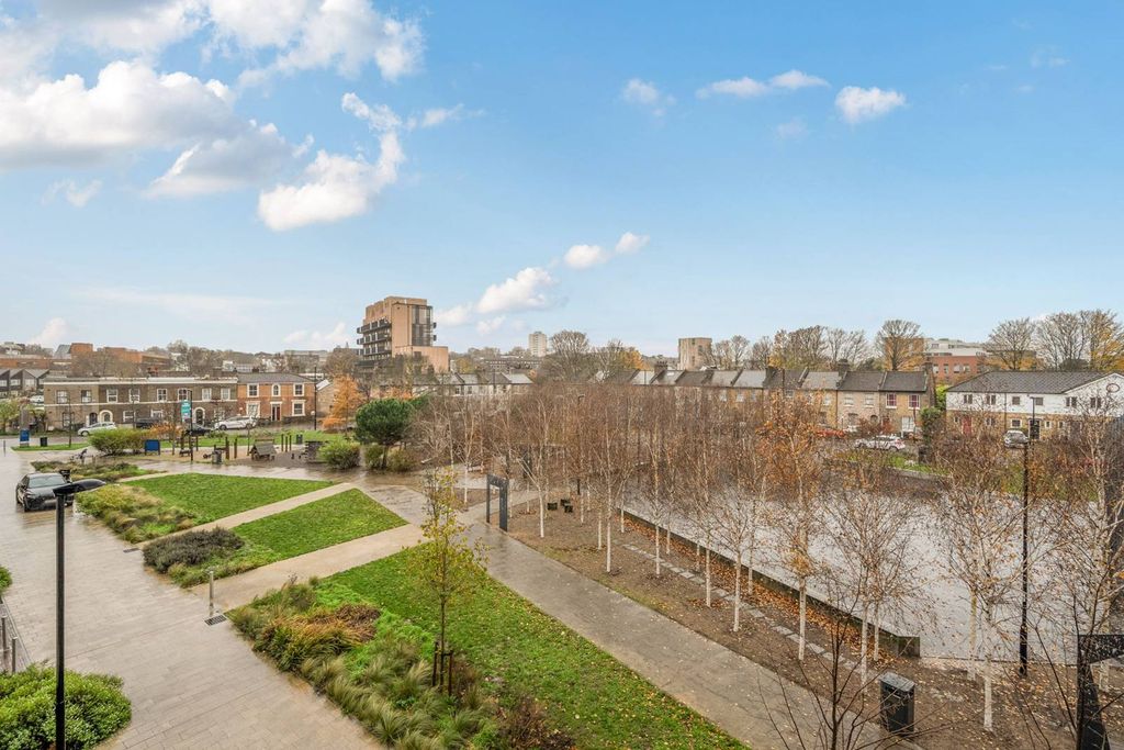 Valley Road, New Cross, London SE14, 1 bed flat for sale, £400,000 ...