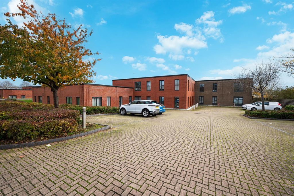 Cherry Orchard West, Kembrey Park, Upper Stratton, Swindon SN2, 1 bed ...
