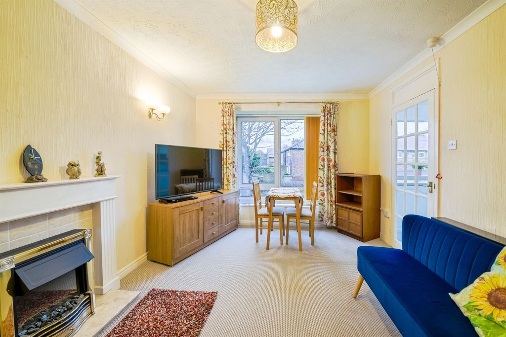 Redcroft, Wirral CH49, 1 bed flat for sale, £86,500 | PrimeLocation