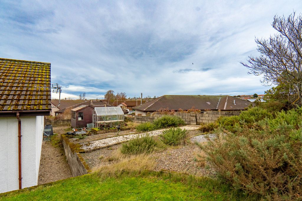Malin Place, Lossiemouth IV31, 4 bed detached bungalow for sale, £ ...