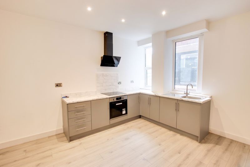 Windsor Road, Trowbridge BA14, 2 bed flat to rent, £950 pcm | PrimeLocation