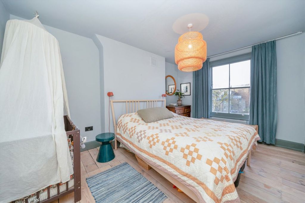 Warrender Road, Tufnell Park N19, 3 bed flat for sale, £1,000,000 ...