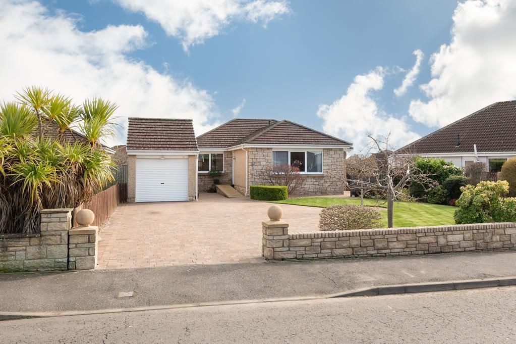 Pentland Drive, Kennoway KY8, 3 bed detached bungalow for sale, £ ...