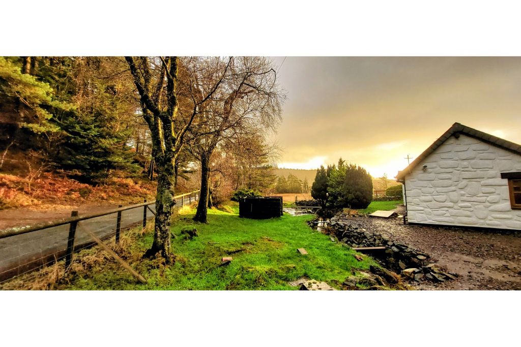 Nant Bwlch Yr Haiarn, Trefriw LL27, 2 bed cottage for sale, £350,000 ...