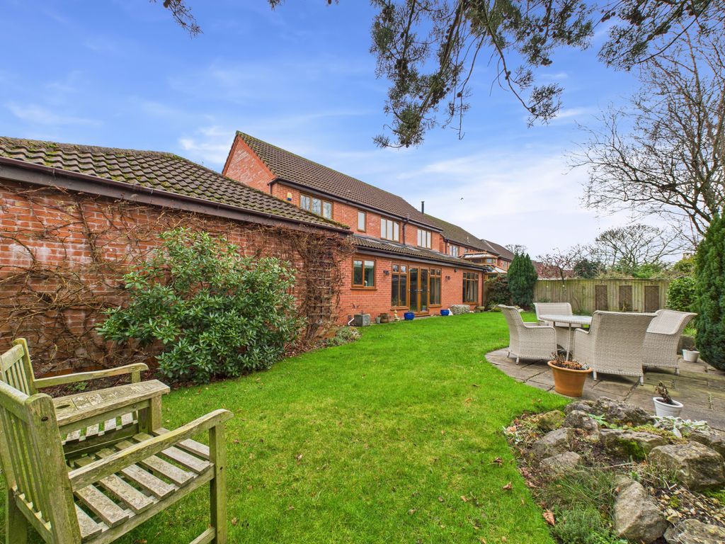 Old School Drive, Longton PR4, 5 bed detached house for sale, £650,000 ...