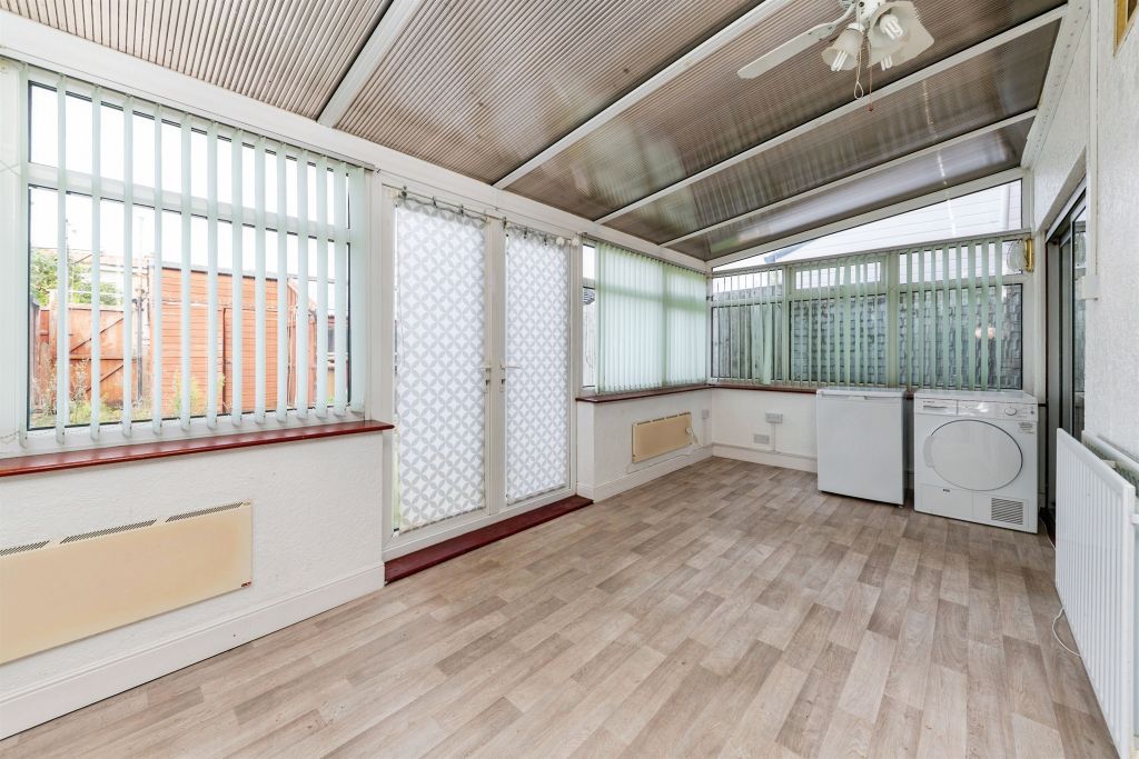 Leaves Spring, Stevenage SG2, 3 bed terraced house for sale, £325,000 ...