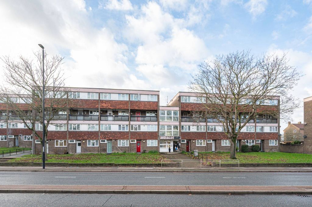 John Wilson Street, Woolwich, London SE18, 2 bed flat for sale, £ ...