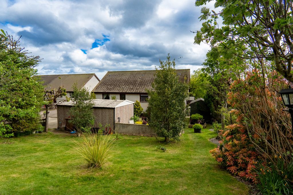 Coulhill Wood, Alness IV17, 3 bed detached bungalow for sale, £265,000 ...