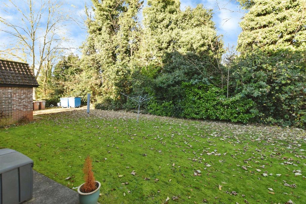 John Gray Court, Willerby, Hull HU10, 2 bed flat for sale | PrimeLocation