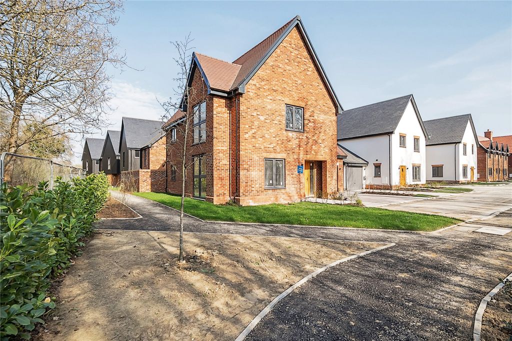 Old Farm Close, Petersfield, Hampshire GU31, 4 bed detached house for ...