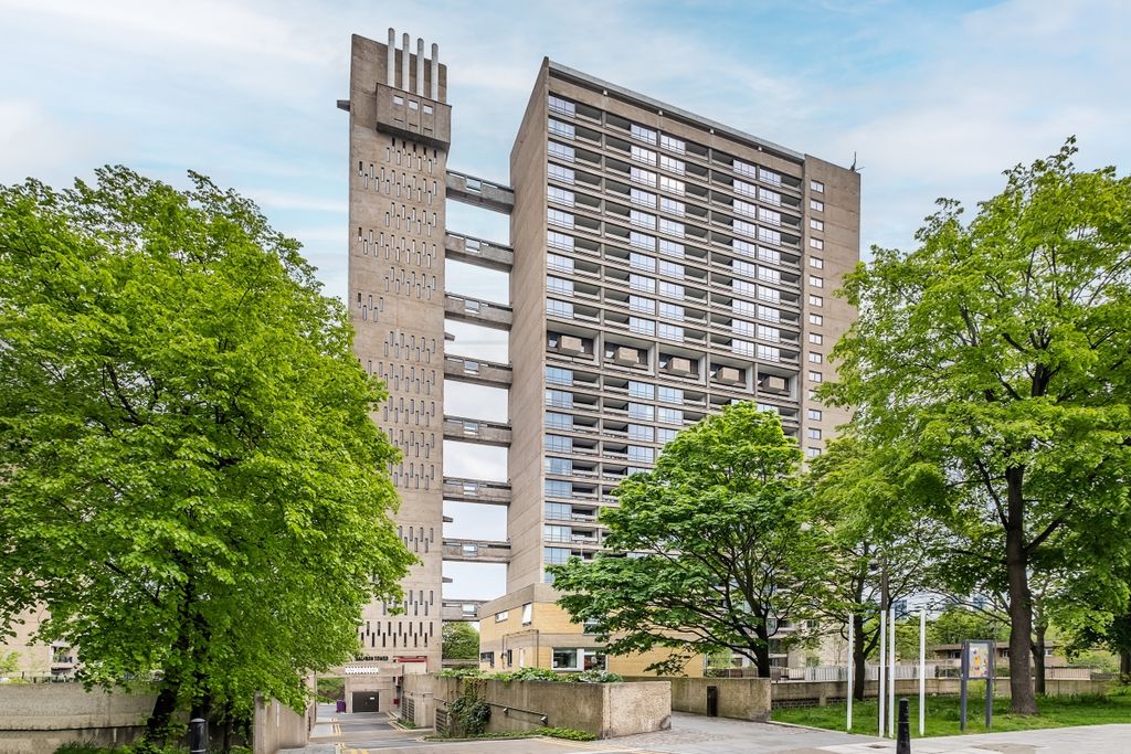 St. Leonards Road, London E14, 1 bed flat to rent, £2,065 pcm ...