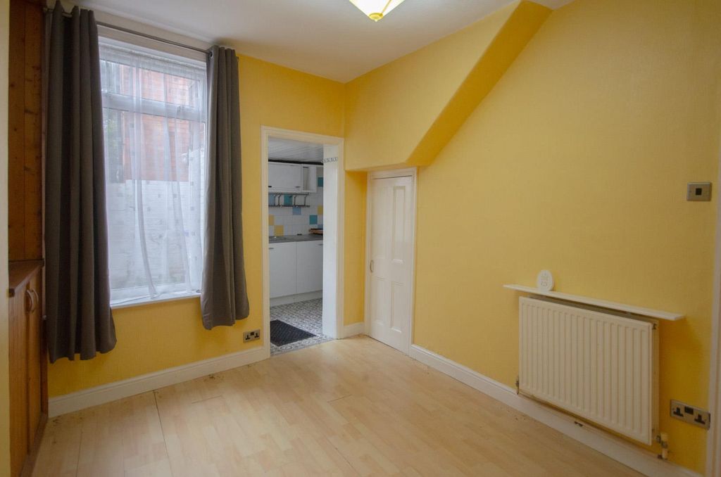 Queen Street, Withernsea HU19, 3 bed terraced house for sale, £90,000 ...