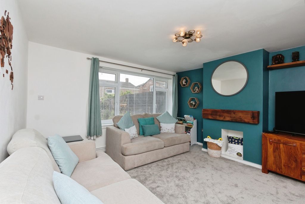 Lilac Way, Basingstoke, Hampshire RG23, 2 bed end terrace house for ...