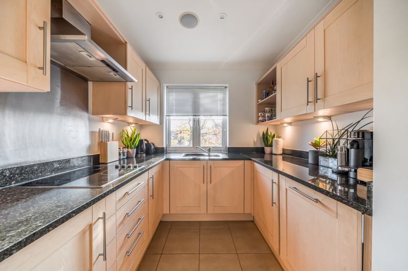 Meadrow, Godalming GU7, 2 bed flat to rent, £1,395 pcm | PrimeLocation